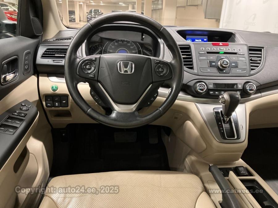 Melns Honda CR-V 2014 Tallina, ar dzinēja tilpumu 2.00 L un nobraukumu 195 tūkst. km par 11500 €, foto 8 vietnē AUTOMOTO.COM.LV