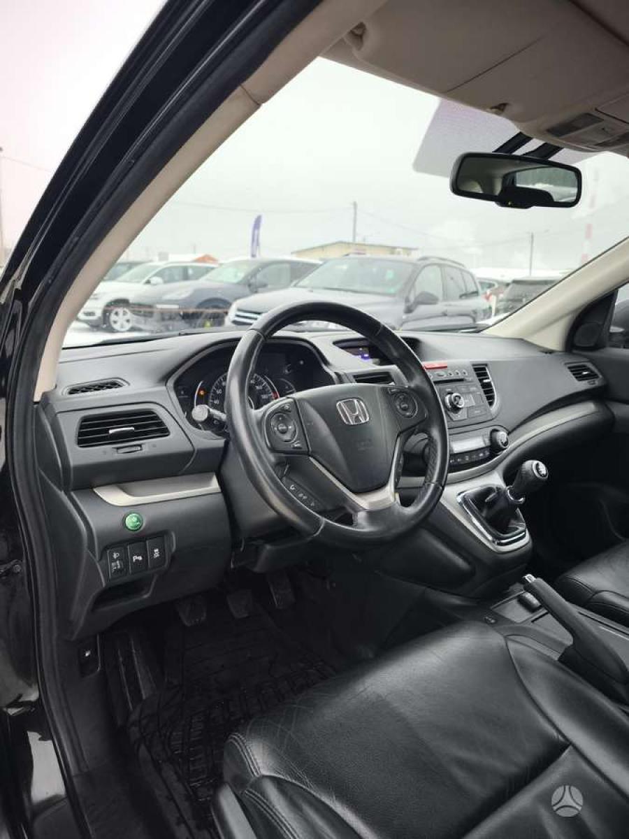 Melns Honda CR-V 2014 Viļņa, ar dzinēja tilpumu 2.00 L un nobraukumu 149 tūkst. km par 13450 €, foto 12 vietnē AUTOMOTO.COM.LV