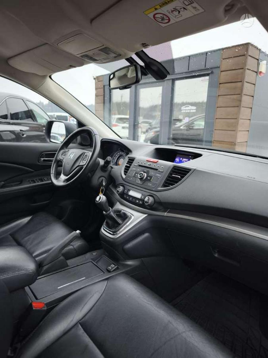 Melns Honda CR-V 2014 Viļņa, ar dzinēja tilpumu 2.00 L un nobraukumu 149 tūkst. km par 13450 €, foto 17 vietnē AUTOMOTO.COM.LV