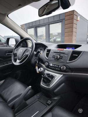 Melns Honda CR-V 2014 Viļņa, ar dzinēja tilpumu 2.00 L un nobraukumu 149 tūkst. km par 13450 €, foto 18 vietnē AUTOMOTO.COM.LV