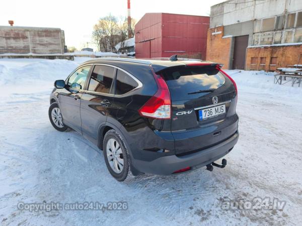 Black Honda CR-V 2014 in Tallinn, with an engine capacity of 2.00 L and mileage of 98 thousand km for 10990 €, photo 4 on AUTOMOTO.COM.LV