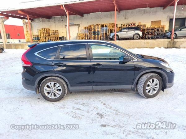 Black Honda CR-V 2014 in Tallinn, with an engine capacity of 2.00 L and mileage of 98 thousand km for 10990 €, photo 8 on AUTOMOTO.COM.LV