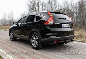 Black Honda CR-V 2014 in Tallinn, with an engine capacity of 2.20 L and mileage of 155 thousand km for 11900 €, photo 6 on AUTOMOTO.COM.LV