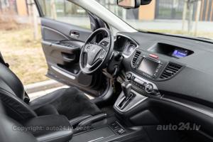 Black Honda CR-V 2014 in Tallinn, with an engine capacity of 2.20 L and mileage of 155 thousand km for 11900 €, photo 11 on AUTOMOTO.COM.LV