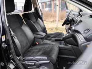 Black Honda CR-V 2014 in Tallinn, with an engine capacity of 2.20 L and mileage of 155 thousand km for 11900 €, photo 12 on AUTOMOTO.COM.LV