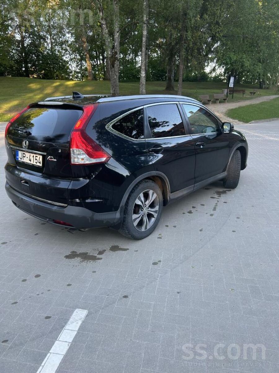 Melns Honda CR-V 2014 Rīga, ar dzinēja tilpumu 1.60 L un nobraukumu 350 tūkst. km par 8900 €, foto 3 vietnē AUTOMOTO.COM.LV