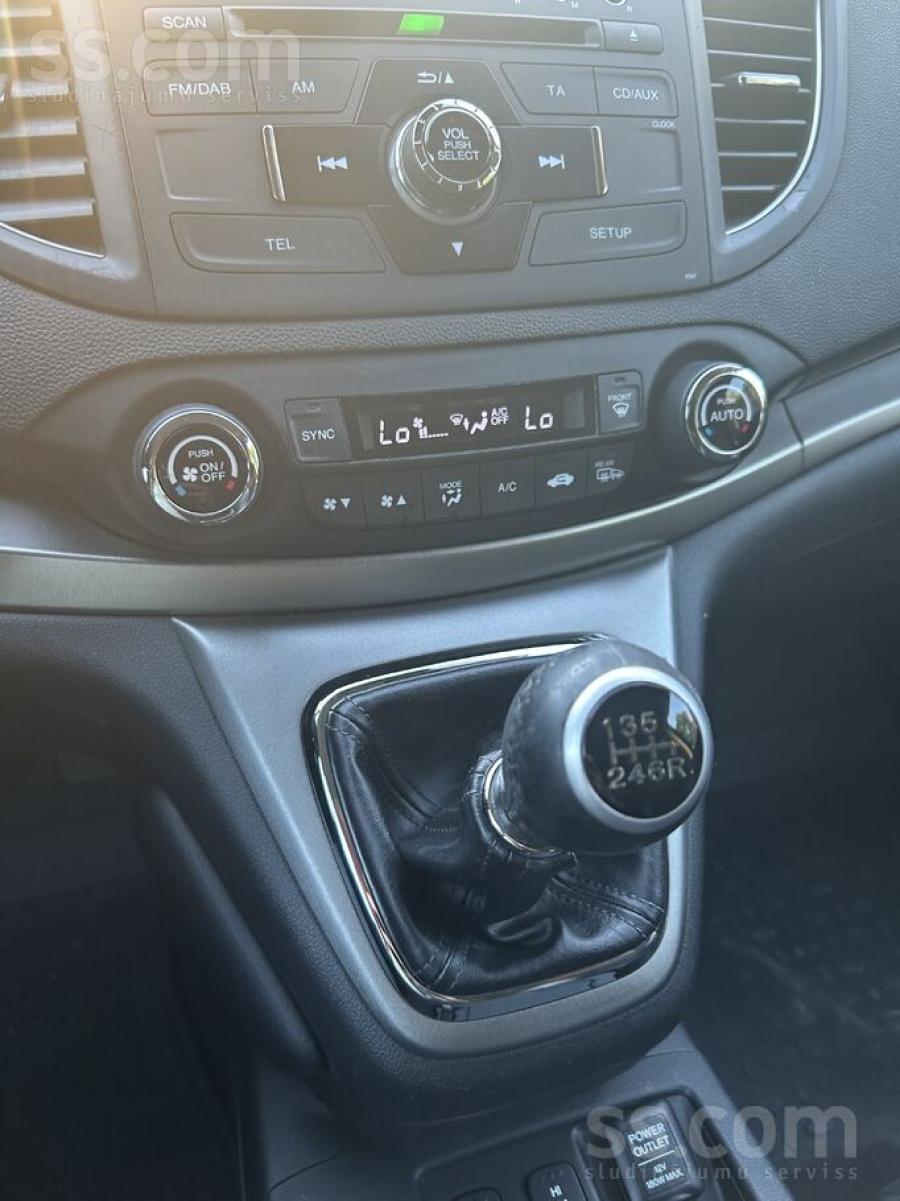 Melns Honda CR-V 2014 Rīga, ar dzinēja tilpumu 1.60 L un nobraukumu 350 tūkst. km par 8900 €, foto 15 vietnē AUTOMOTO.COM.LV
