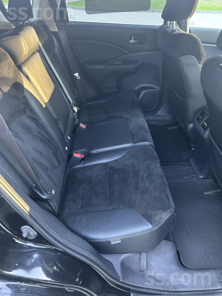 Melns Honda CR-V 2014 Rīga, ar dzinēja tilpumu 1.60 L un nobraukumu 350 tūkst. km par 8900 €, foto 22 vietnē AUTOMOTO.COM.LV