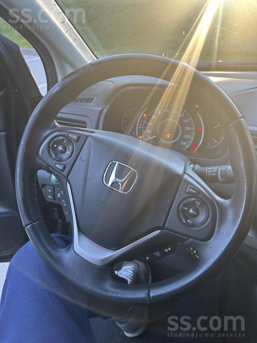 Melns Honda CR-V 2014 Rīga, ar dzinēja tilpumu 1.60 L un nobraukumu 350 tūkst. km par 8900 €, foto 25 vietnē AUTOMOTO.COM.LV