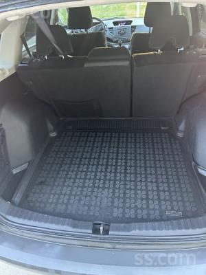 Melns Honda CR-V 2014 Rīga, ar dzinēja tilpumu 1.60 L un nobraukumu 350 tūkst. km par 8900 €, foto 27 vietnē AUTOMOTO.COM.LV