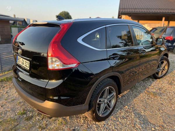 Melns Honda CR-V 2014 Viļņa, ar dzinēja tilpumu 2.20 L un nobraukumu 357 tūkst. km par 10200 €, foto 3 vietnē AUTOMOTO.COM.LV