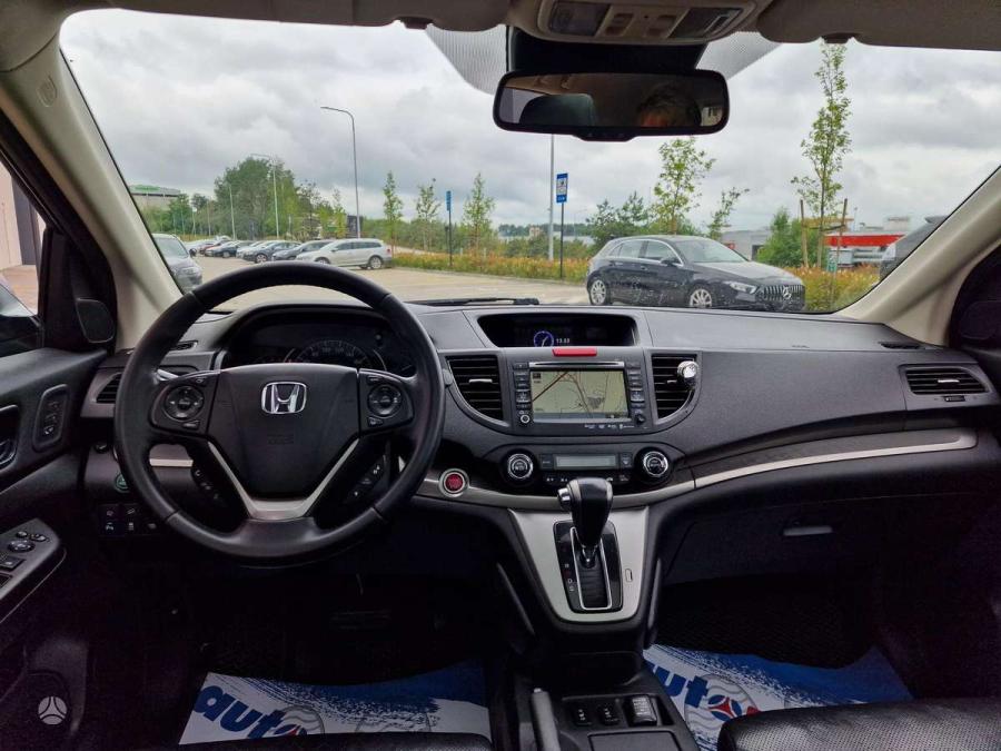 Black Honda CR-V 2014 in Vilnius, with an engine capacity of 2.20 L and mileage of 270 thousand km for 11999 €, photo 12 on AUTOMOTO.COM.LV