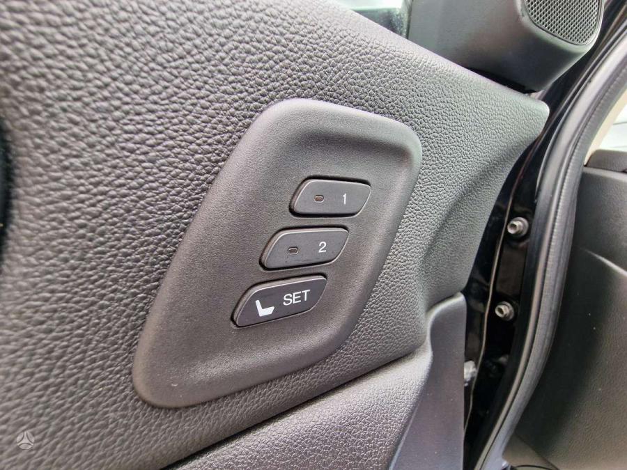 Black Honda CR-V 2014 in Vilnius, with an engine capacity of 2.20 L and mileage of 270 thousand km for 11999 €, photo 16 on AUTOMOTO.COM.LV