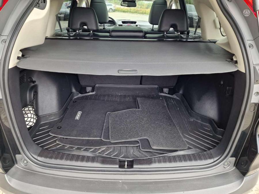Black Honda CR-V 2014 in Vilnius, with an engine capacity of 2.20 L and mileage of 270 thousand km for 11999 €, photo 19 on AUTOMOTO.COM.LV
