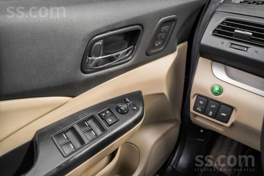 Melns Honda CR-V 2014 Ogre, ar dzinēja tilpumu 2.20 L un nobraukumu 173 tūkst. km par 13500 €, foto 16 vietnē AUTOMOTO.COM.LV