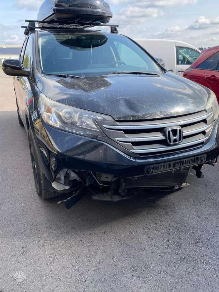 Melns Honda CR-V 2014 Alīta, ar dzinēja tilpumu 1.60 L un nobraukumu 220 tūkst. km par 5950 €, foto 1 vietnē AUTOMOTO.COM.LV