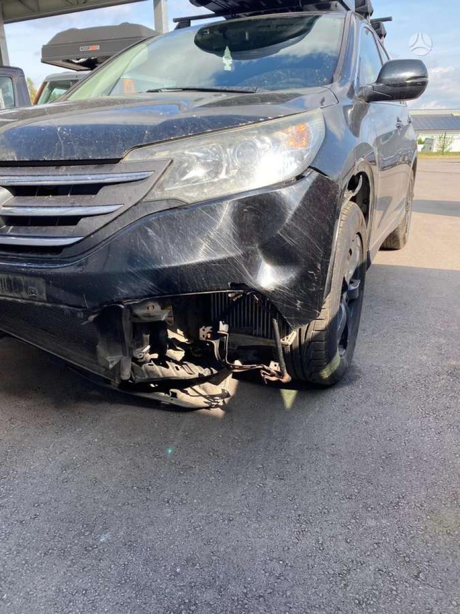 Melns Honda CR-V 2014 Alīta, ar dzinēja tilpumu 1.60 L un nobraukumu 220 tūkst. km par 5950 €, foto 3 vietnē AUTOMOTO.COM.LV