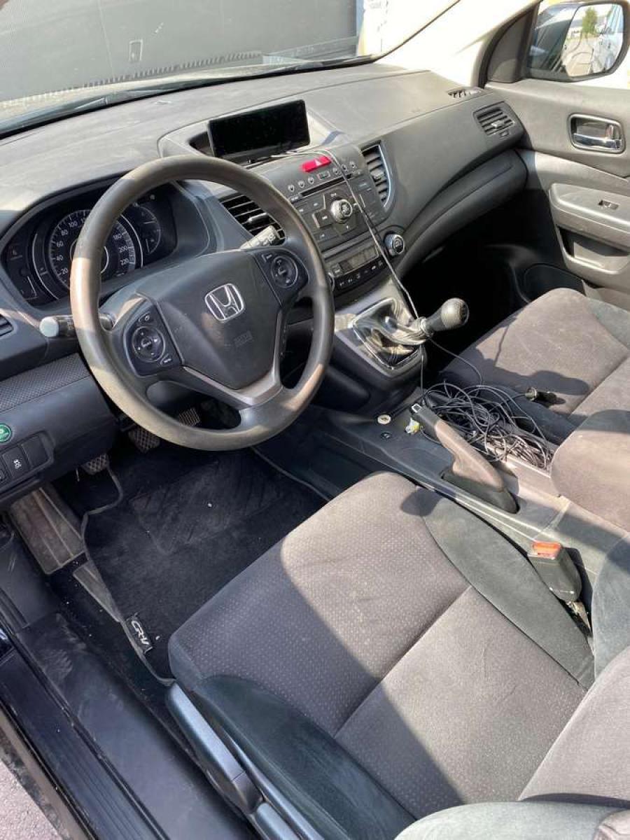 Melns Honda CR-V 2014 Alīta, ar dzinēja tilpumu 1.60 L un nobraukumu 220 tūkst. km par 5950 €, foto 9 vietnē AUTOMOTO.COM.LV