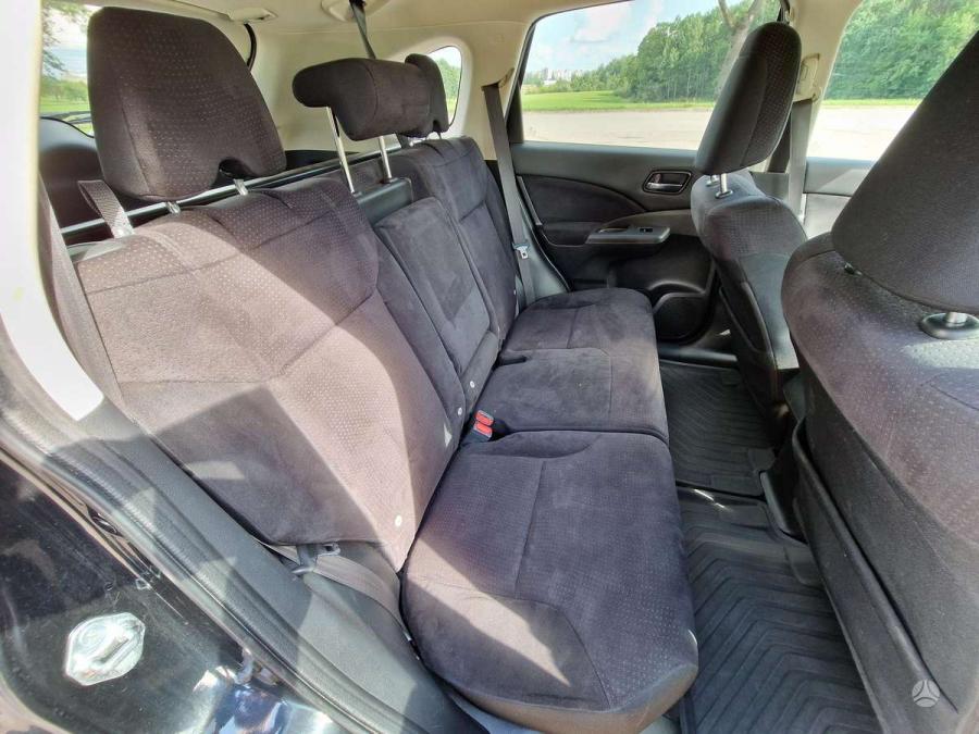 Black Honda CR-V 2014 in Kaunas, with an engine capacity of 2.20 L and mileage of 255 thousand km for 8500 €, photo 17 on AUTOMOTO.COM.LV