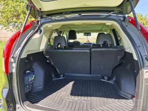 Black Honda CR-V 2014 in Daugavpils, with an engine capacity of 2.20 L and mileage of 307 thousand km for 9000 €, photo 6 on AUTOMOTO.COM.LV