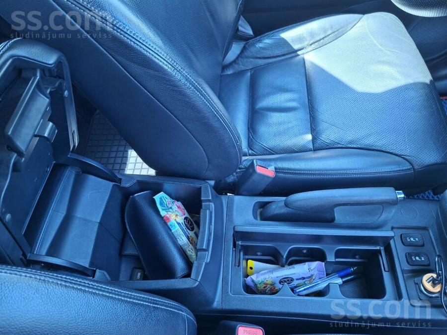 Black Honda CR-V 2014 in Daugavpils, with an engine capacity of 2.20 L and mileage of 307 thousand km for 9000 €, photo 10 on AUTOMOTO.COM.LV