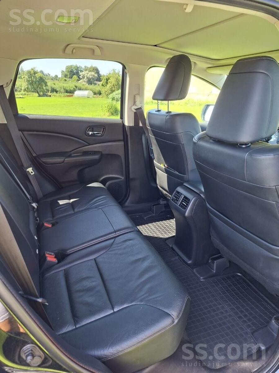 Black Honda CR-V 2014 in Daugavpils, with an engine capacity of 2.20 L and mileage of 307 thousand km for 9000 €, photo 17 on AUTOMOTO.COM.LV