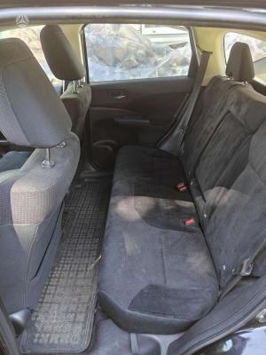 Black Honda CR-V 2014 in Panevezys, with an engine capacity of 1.60 L and mileage of 164 thousand km for 8299 €, photo 10 on AUTOMOTO.COM.LV