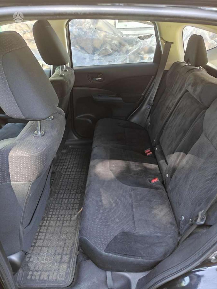 Black Honda CR-V 2014 in Panevezys, with an engine capacity of 1.60 L and mileage of 164 thousand km for 8299 €, photo 10 on AUTOMOTO.COM.LV