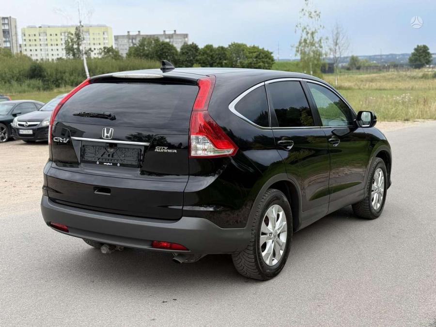 Melns Honda CR-V 2014 Alīta, ar dzinēja tilpumu 1.60 L un nobraukumu 211 tūkst. km par 8350 €, foto 7 vietnē AUTOMOTO.COM.LV