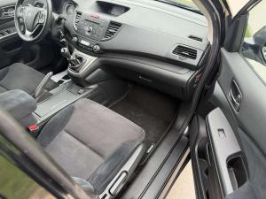 Melns Honda CR-V 2014 Alīta, ar dzinēja tilpumu 1.60 L un nobraukumu 211 tūkst. km par 8350 €, foto 11 vietnē AUTOMOTO.COM.LV