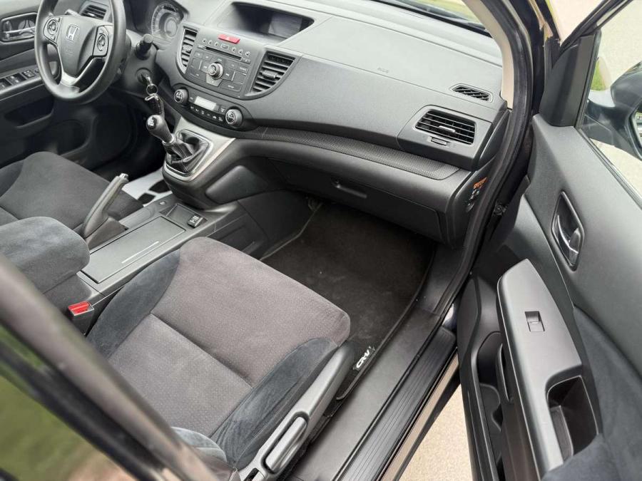 Melns Honda CR-V 2014 Alīta, ar dzinēja tilpumu 1.60 L un nobraukumu 211 tūkst. km par 8350 €, foto 11 vietnē AUTOMOTO.COM.LV