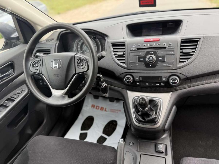 Melns Honda CR-V 2014 Alīta, ar dzinēja tilpumu 1.60 L un nobraukumu 211 tūkst. km par 8350 €, foto 12 vietnē AUTOMOTO.COM.LV