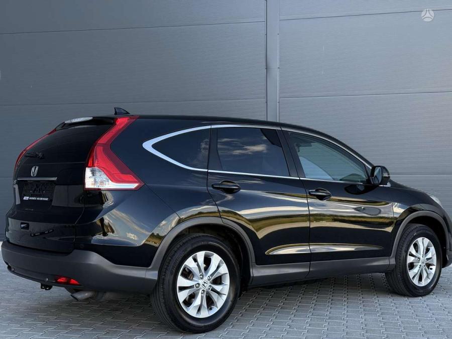 Black Honda CR-V 2014 in Siauliai, with an engine capacity of 2.20 L and mileage of 225 thousand km for 11999 €, photo 9 on AUTOMOTO.COM.LV
