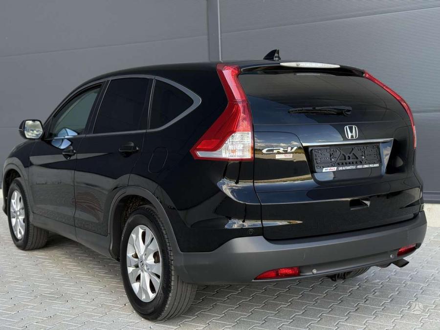 Black Honda CR-V 2014 in Siauliai, with an engine capacity of 2.20 L and mileage of 225 thousand km for 11999 €, photo 10 on AUTOMOTO.COM.LV