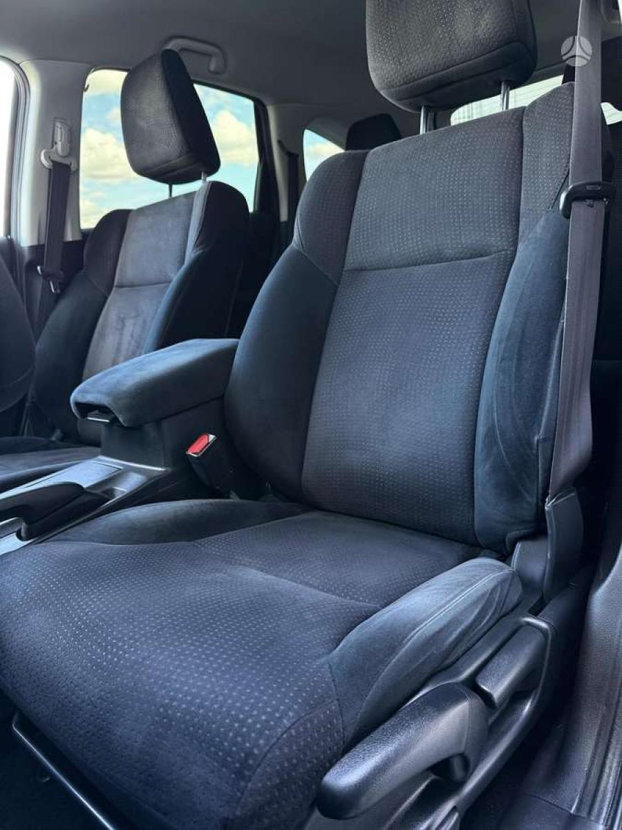 Black Honda CR-V 2014 in Siauliai, with an engine capacity of 2.20 L and mileage of 225 thousand km for 11999 €, photo 24 on AUTOMOTO.COM.LV