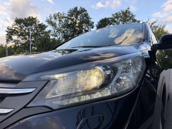 Black Honda CR-V 2014 in Kaunas, with an engine capacity of 2.20 L and mileage of 301 thousand km for 7800 €, photo 10 on AUTOMOTO.COM.LV