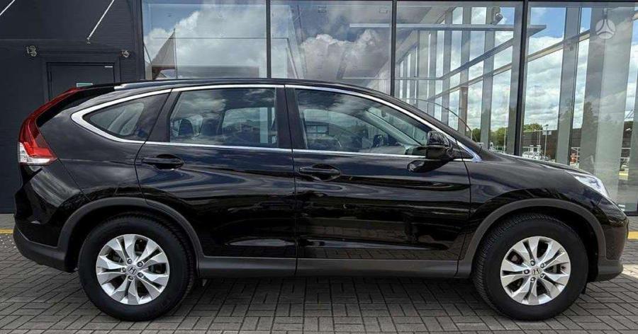 Black Honda CR-V 2014 in Vilnius, with an engine capacity of 1.60 L and mileage of 114 thousand km for 12999 €, photo 8 on AUTOMOTO.COM.LV