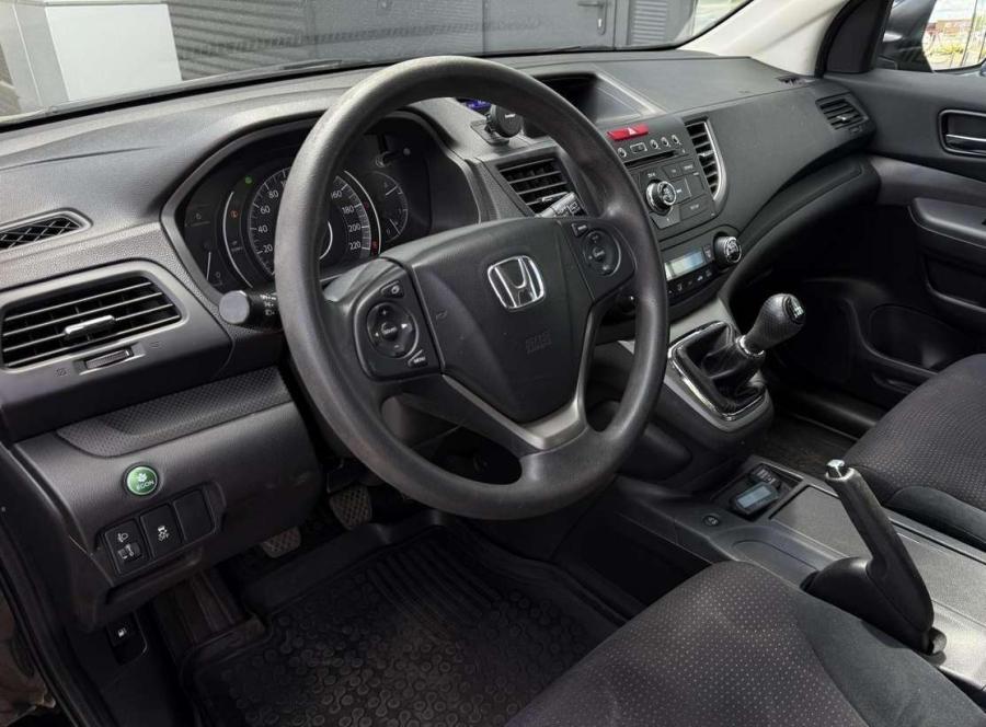 Black Honda CR-V 2014 in Vilnius, with an engine capacity of 1.60 L and mileage of 114 thousand km for 12999 €, photo 11 on AUTOMOTO.COM.LV