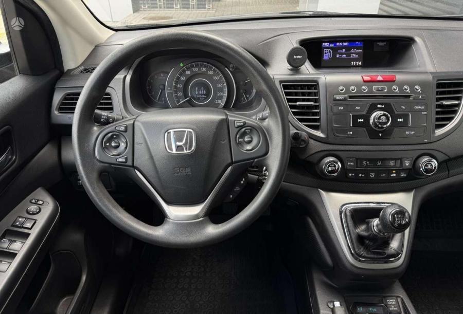 Black Honda CR-V 2014 in Vilnius, with an engine capacity of 1.60 L and mileage of 114 thousand km for 12999 €, photo 12 on AUTOMOTO.COM.LV
