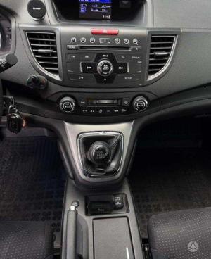 Black Honda CR-V 2014 in Vilnius, with an engine capacity of 1.60 L and mileage of 114 thousand km for 12999 €, photo 15 on AUTOMOTO.COM.LV
