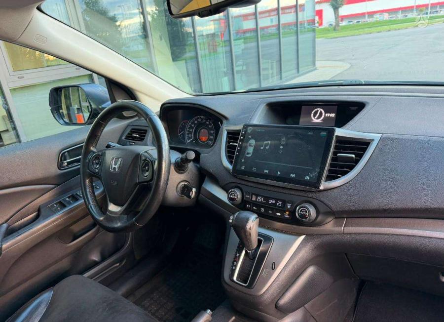 Black Honda CR-V 2014 in Vilnius, with an engine capacity of 2.20 L and mileage of 311 thousand km for 7400 €, photo 10 on AUTOMOTO.COM.LV