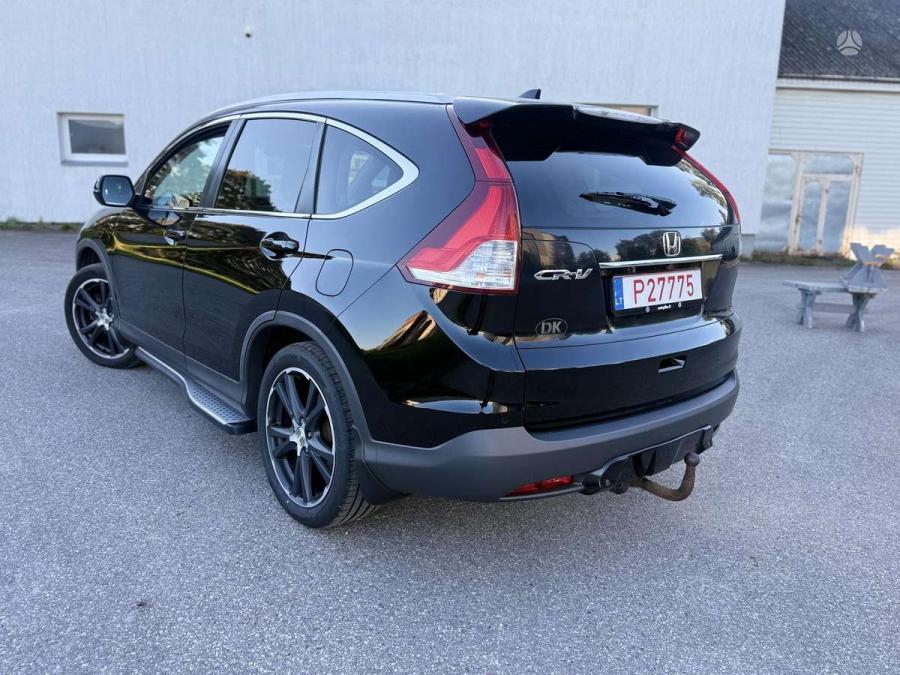 Black Honda CR-V 2014 in Ukmerge, with an engine capacity of 2.20 L and mileage of 345 thousand km for 7000 €, photo 5 on AUTOMOTO.COM.LV