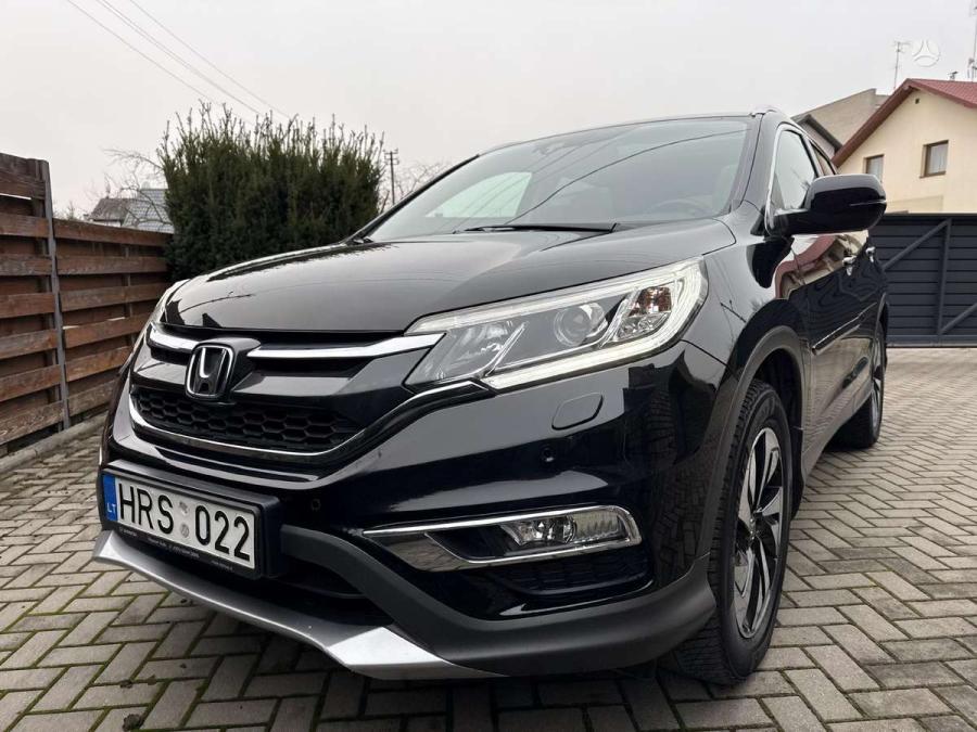 Black Honda CR-V 2015 in Kaunas, with an engine capacity of 2.00 L and mileage of 160 thousand km for 17950 €, photo 3 on AUTOMOTO.COM.LV