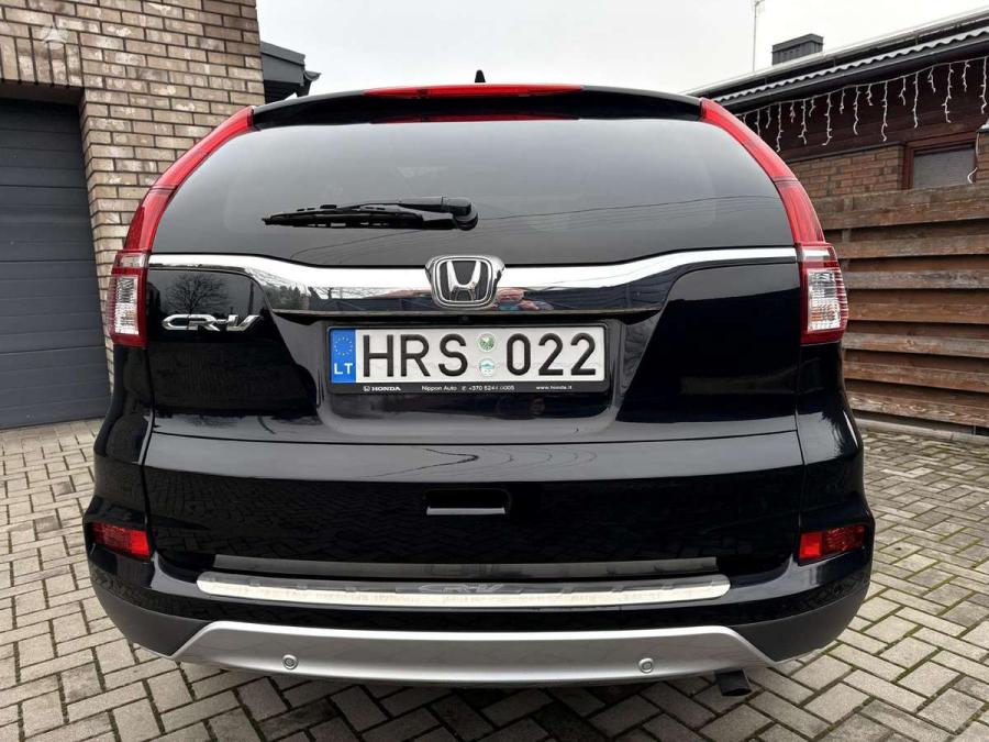 Black Honda CR-V 2015 in Kaunas, with an engine capacity of 2.00 L and mileage of 160 thousand km for 17950 €, photo 8 on AUTOMOTO.COM.LV