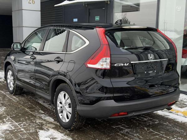 Melns Honda CR-V 2015 Viļņa, ar dzinēja tilpumu 1.60 L un nobraukumu 188 tūkst. km par 11555 €, foto 4 vietnē AUTOMOTO.COM.LV