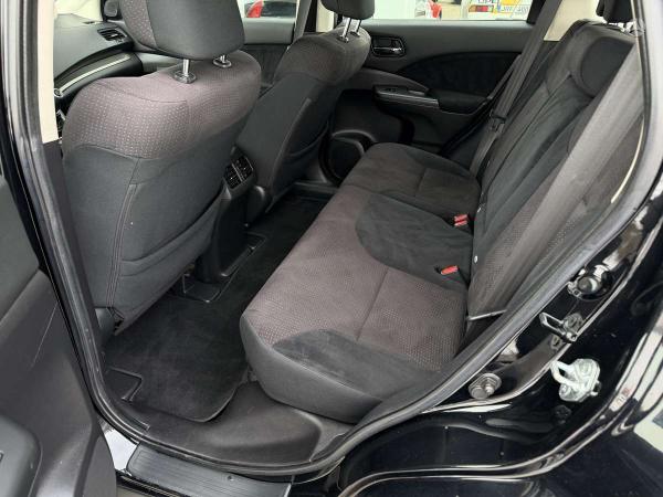Black Honda CR-V 2015 in Vilnius, with an engine capacity of 1.60 L and mileage of 188 thousand km for 11555 €, photo 11 on AUTOMOTO.COM.LV