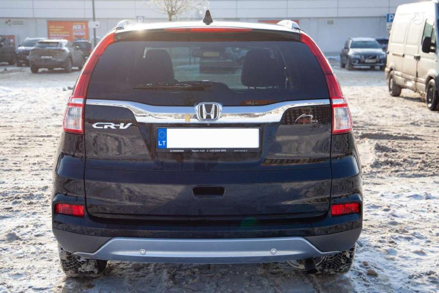 Black Honda CR-V 2015 in Vilnius, with an engine capacity of 1.60 L and mileage of 159 thousand km for 15300 €, photo 4 on AUTOMOTO.COM.LV