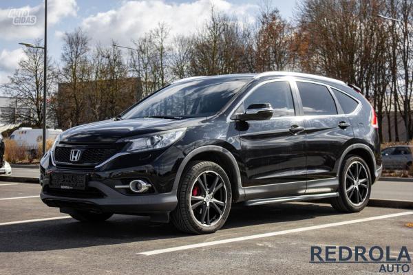 Black Honda CR-V 2015 in Kaunas, with an engine capacity of 1.60 L and mileage of 210 thousand km for 13200 €, photo 1 on AUTOMOTO.COM.LV