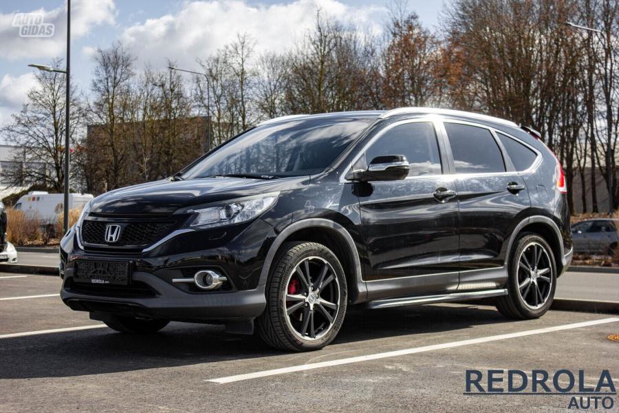 Black Honda CR-V 2015 in Kaunas, with an engine capacity of 1.60 L and mileage of 210 thousand km for 13200 €, photo 1 on AUTOMOTO.COM.LV