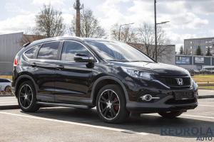Black Honda CR-V 2015 in Kaunas, with an engine capacity of 1.60 L and mileage of 210 thousand km for 13200 €, photo 3 on AUTOMOTO.COM.LV